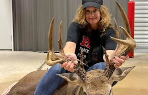 BRASHEAR RETRIEVES HER BUCK – BUT JUST “BEARLY” | Jackson Parish Journal