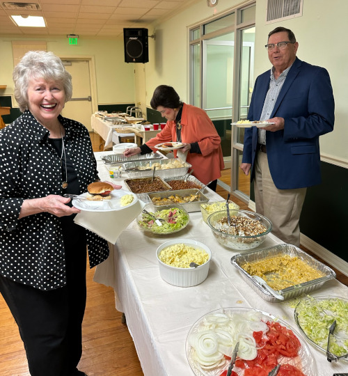 Jonesboro-Hodge Methodist Church holds old fashioned “eating meeting ...