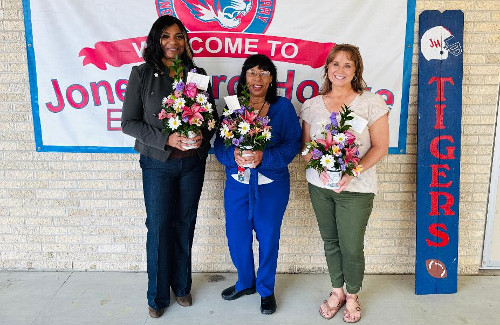Jonesboro-Hodge Elementary School Recognizes Retired Teachers | Jackson Parish Journal